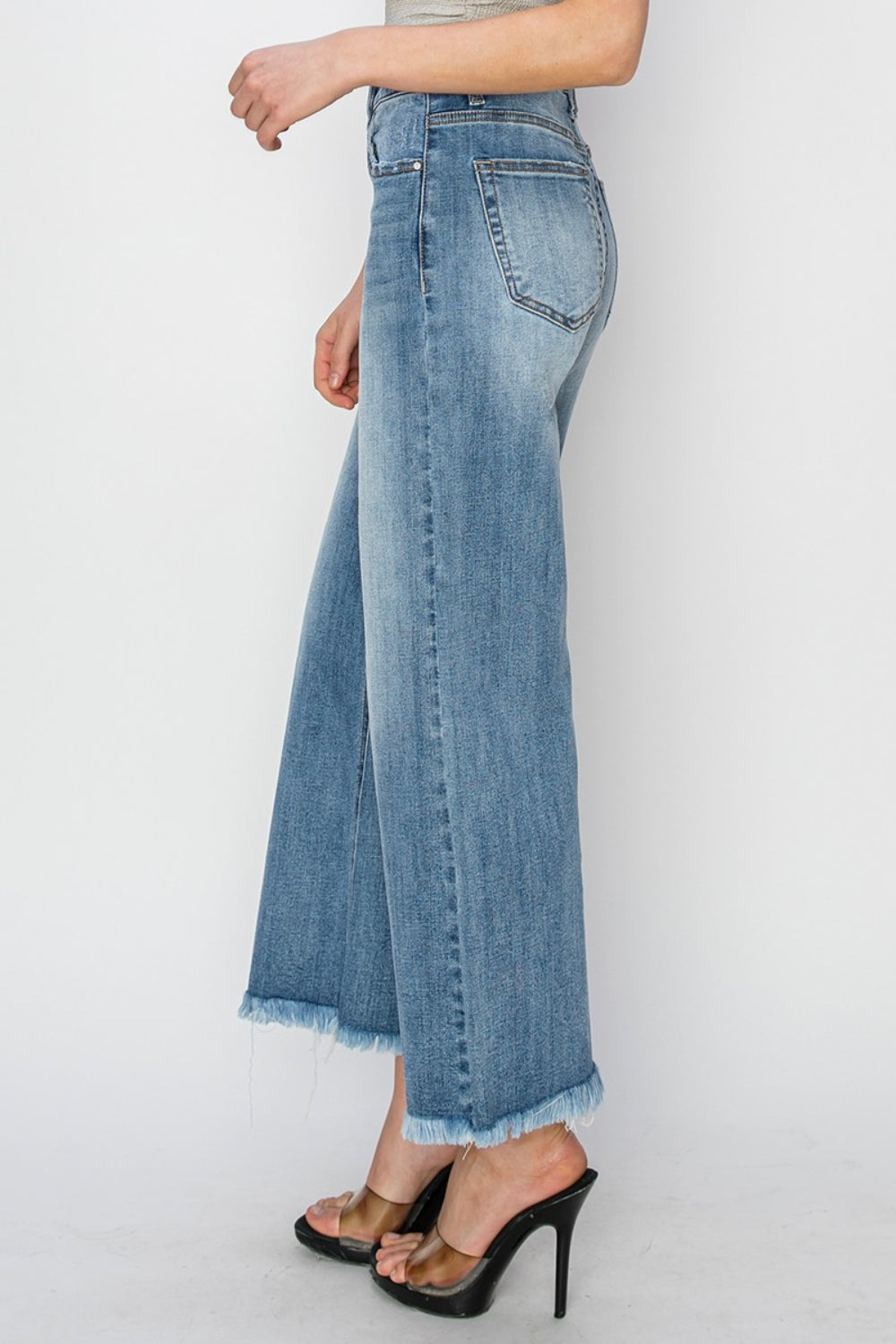 RISEN Raw Hem Cropped Wide Leg Jeans – Wild At Heart Boutique RISEN Raw Hem Cropped Wide Leg Jeans – Wild At Heart Boutique